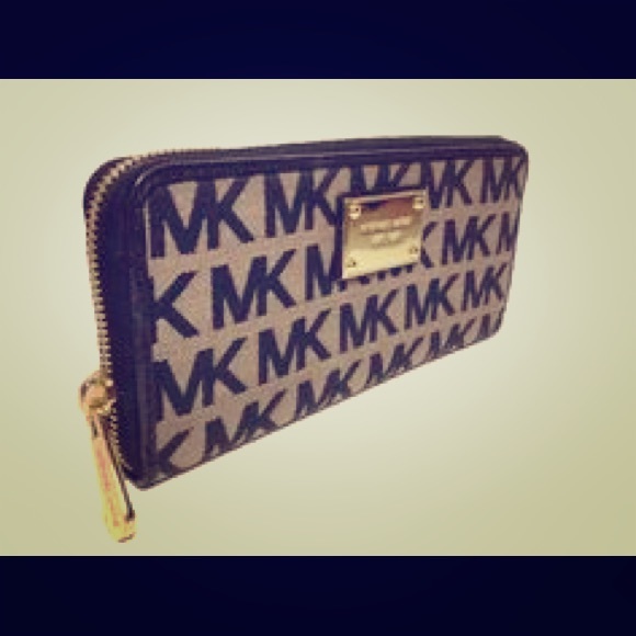 Michael Kors | Bags | Michael Kors Wallet | Poshmark